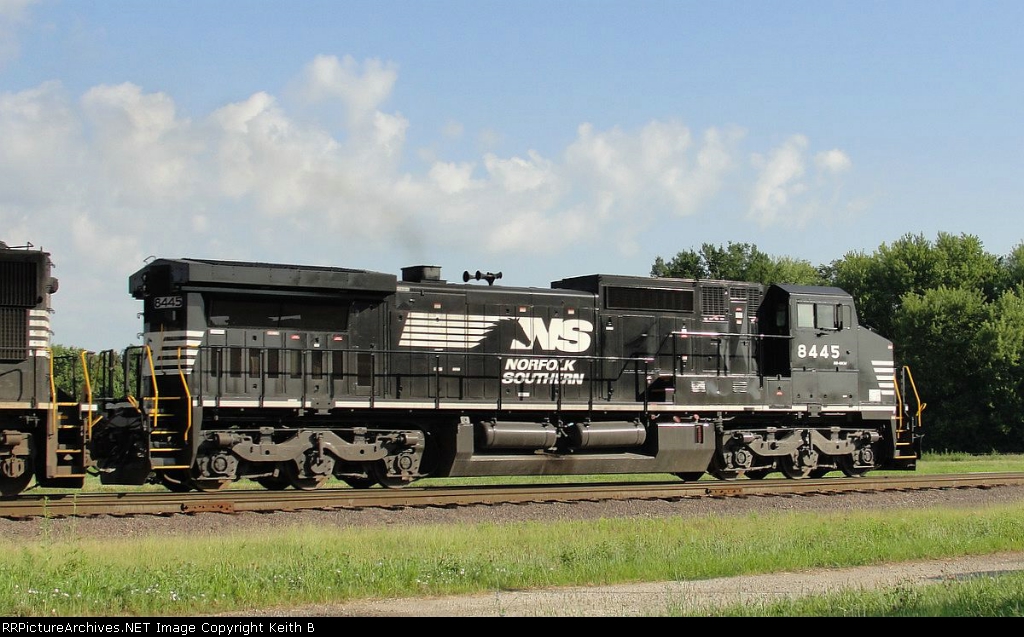 NS 8445